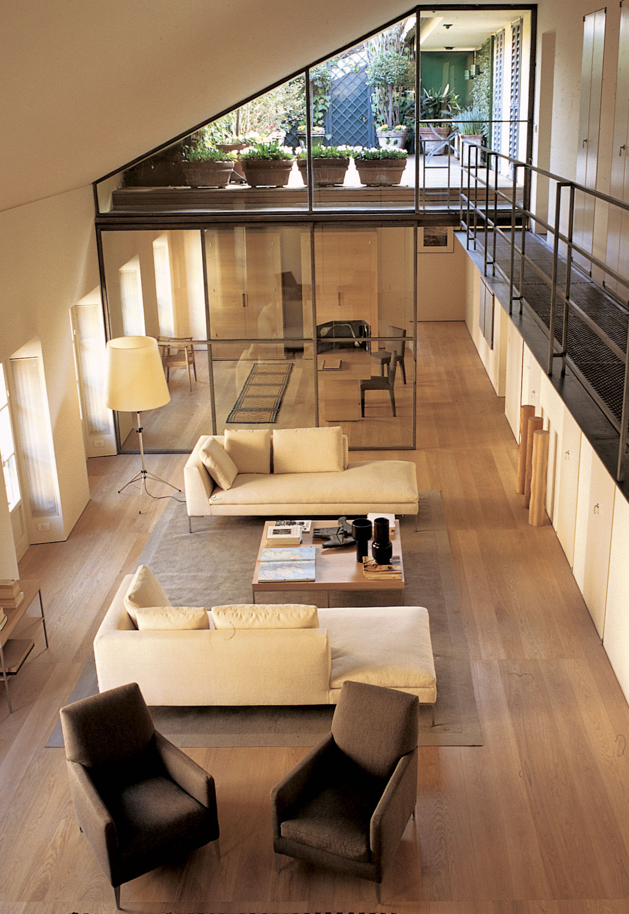 Charles-Sofa-Antonio-Citterio-BBItalia-HP – SURFACE
