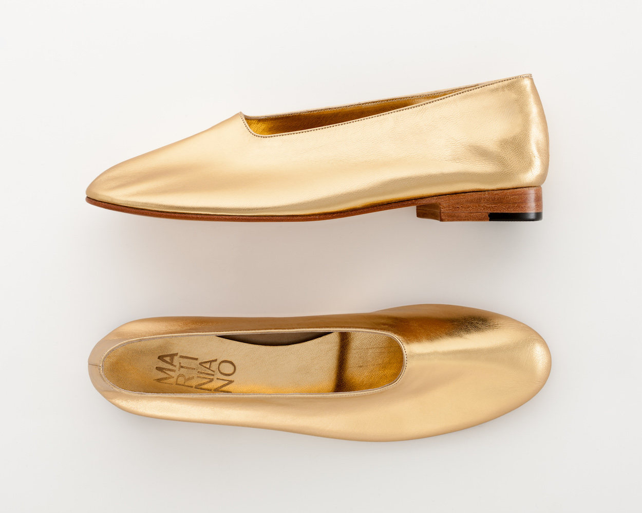 The Surface Essentials: Gold Slippers, the Ultimate Sofa-Bed, and More ...