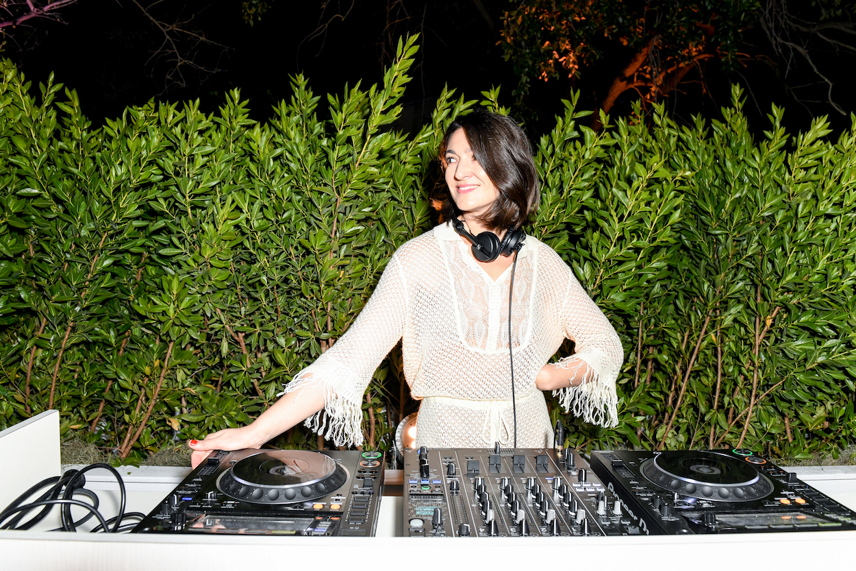 Dior Draws a Crowd for the Medallion Chair Opening Cocktail – SURFACE