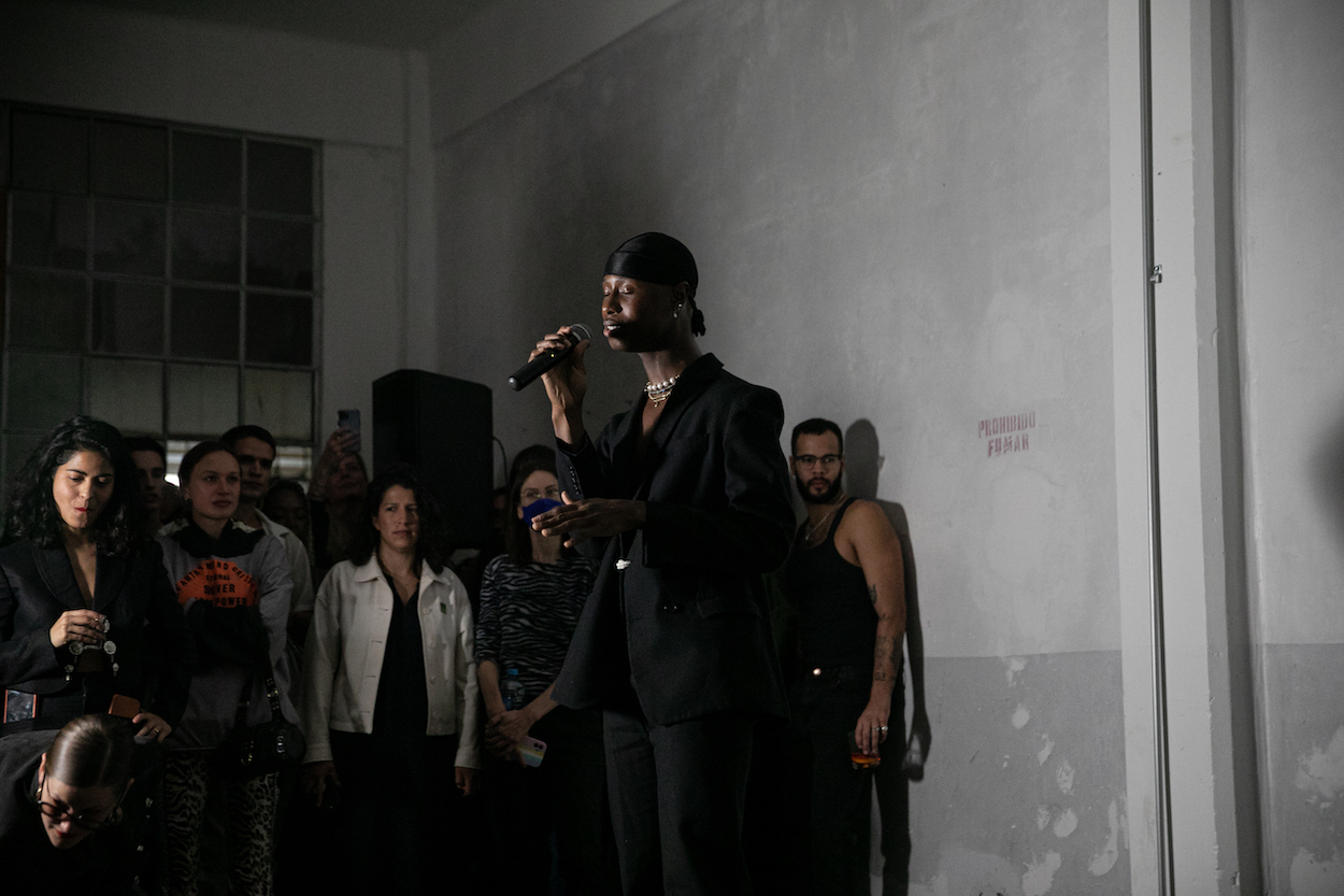 In Mexico City, Yola Mezcal Raises a Glass to Wild Agave – SURFACE