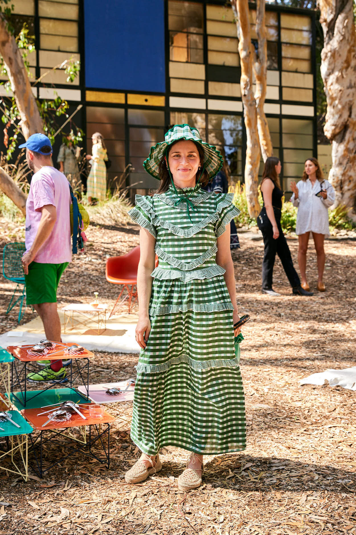 A Sunny Picnic to Celebrate Charles and Ray Eames – SURFACE